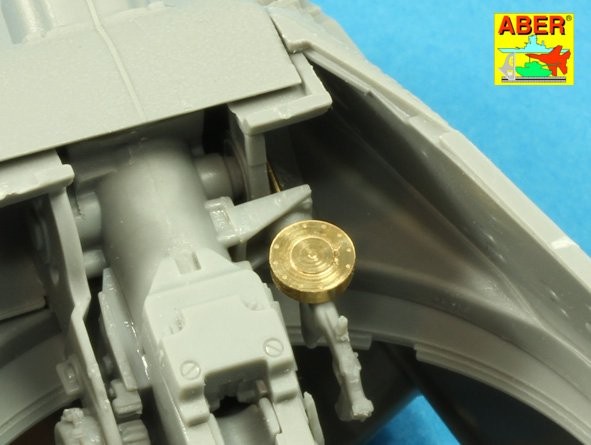 Armament for Soviet Medium Tank T44M 85mm ZiS-S-53 x1pcs.; 7,62mm DTM ...